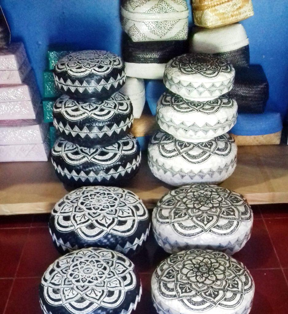 Traditional bali oval box